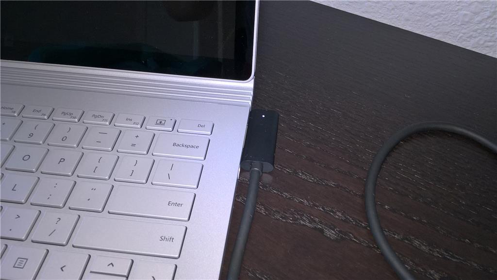Surface dock works correctly when connected to the surface book in one ...