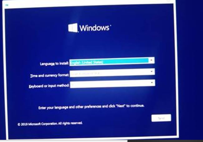 Windows 10 Installation Sutck at Language Selection Surface Go 2 ...