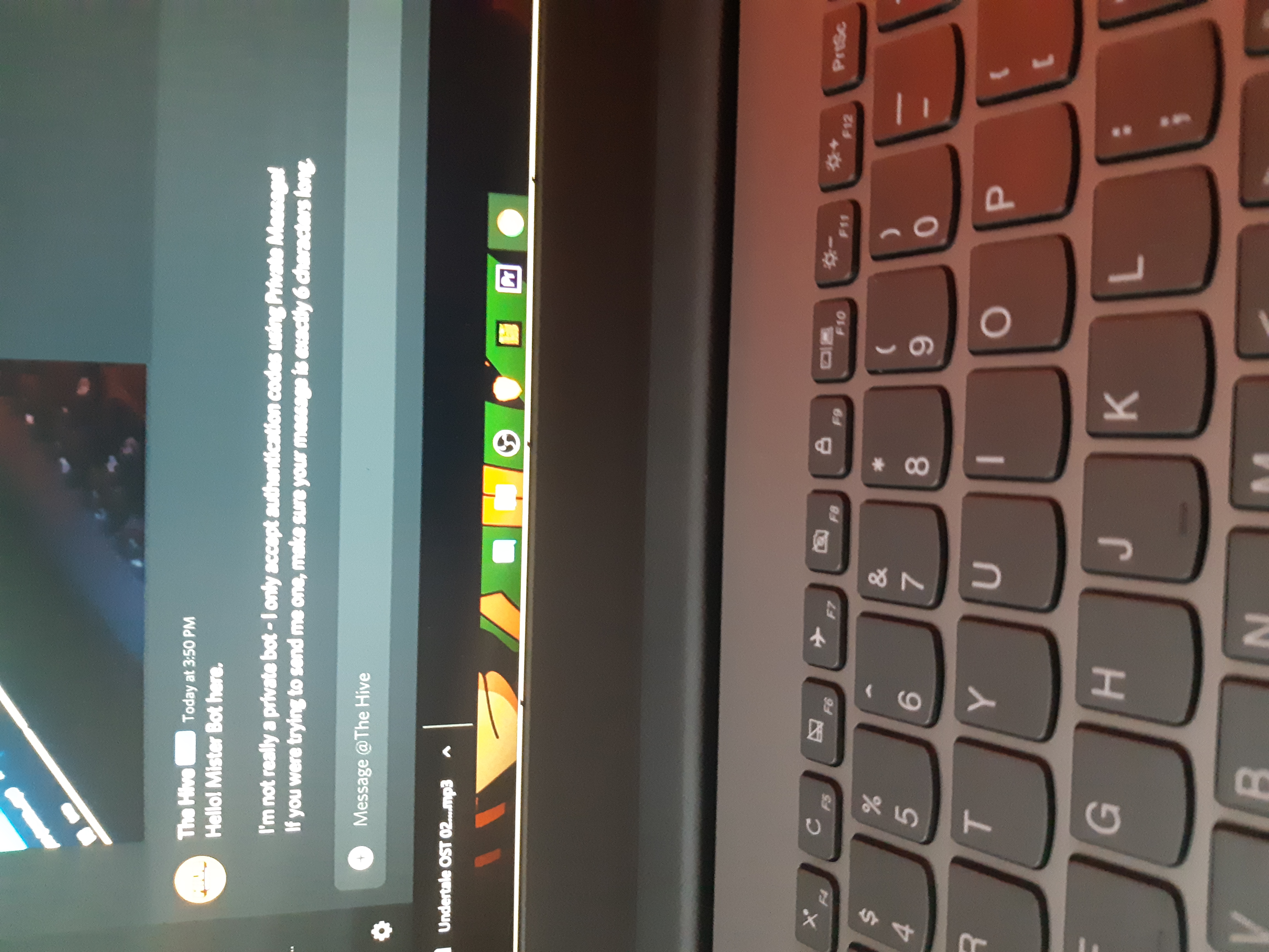 Windows Screen Shows White Bar on Taskbar - Microsoft Q&A