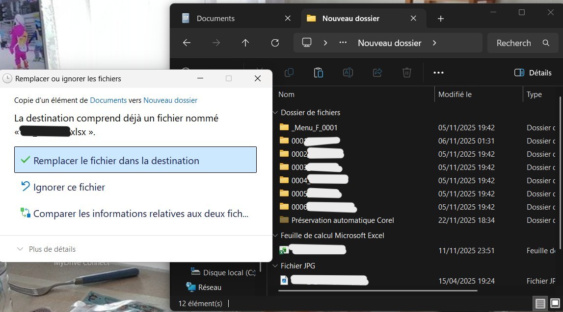 Message Windows 11 Pro 25H2 blanc sur un PC et noir sur un autre PC ...