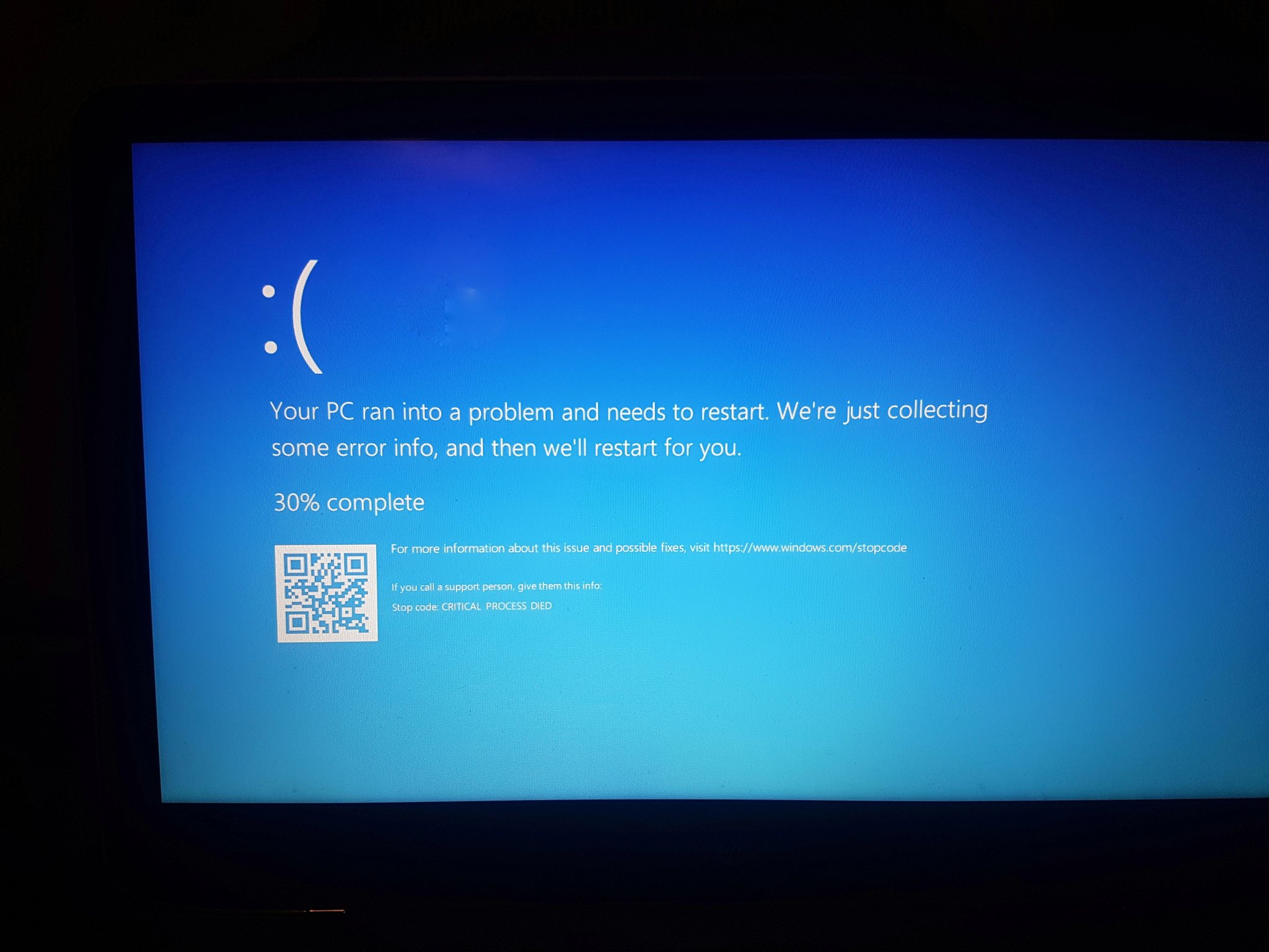 'CRITICAL PROCESS DIED' Error (Blue screen) (With picture) HELP ...