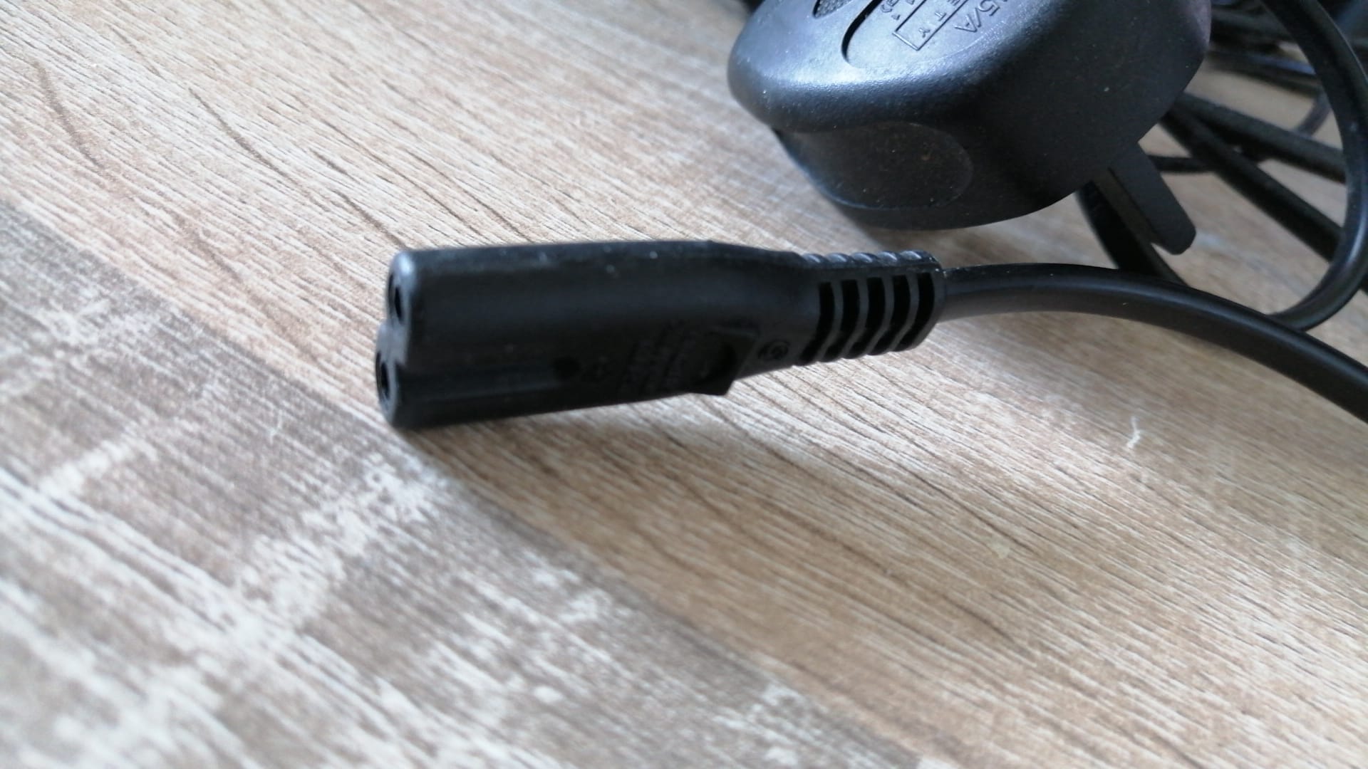 How to plug the power cable to the notebook - Microsoft Q&A