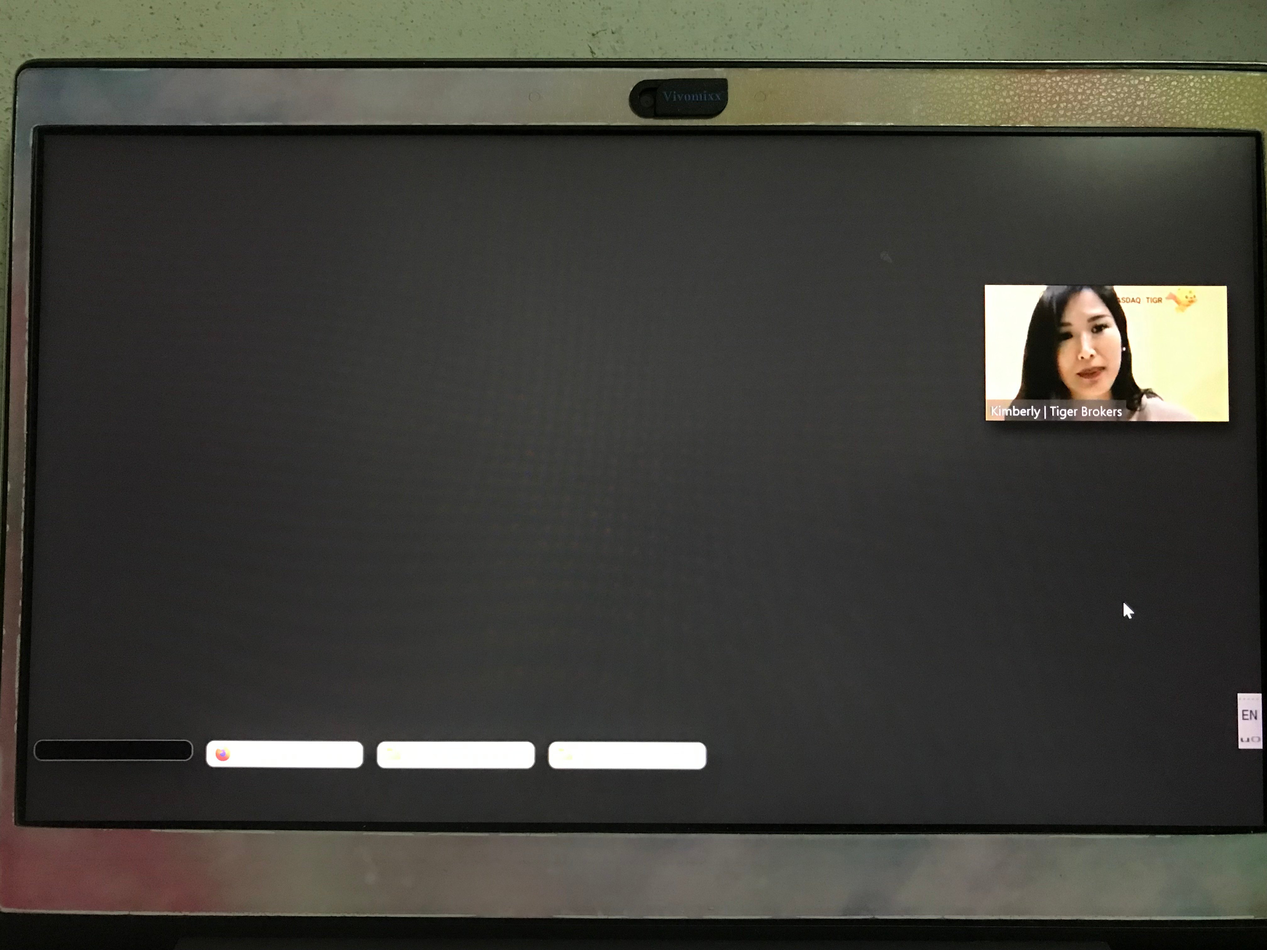 Windows 11 taskbar crashes & disappears with desktop background all ...