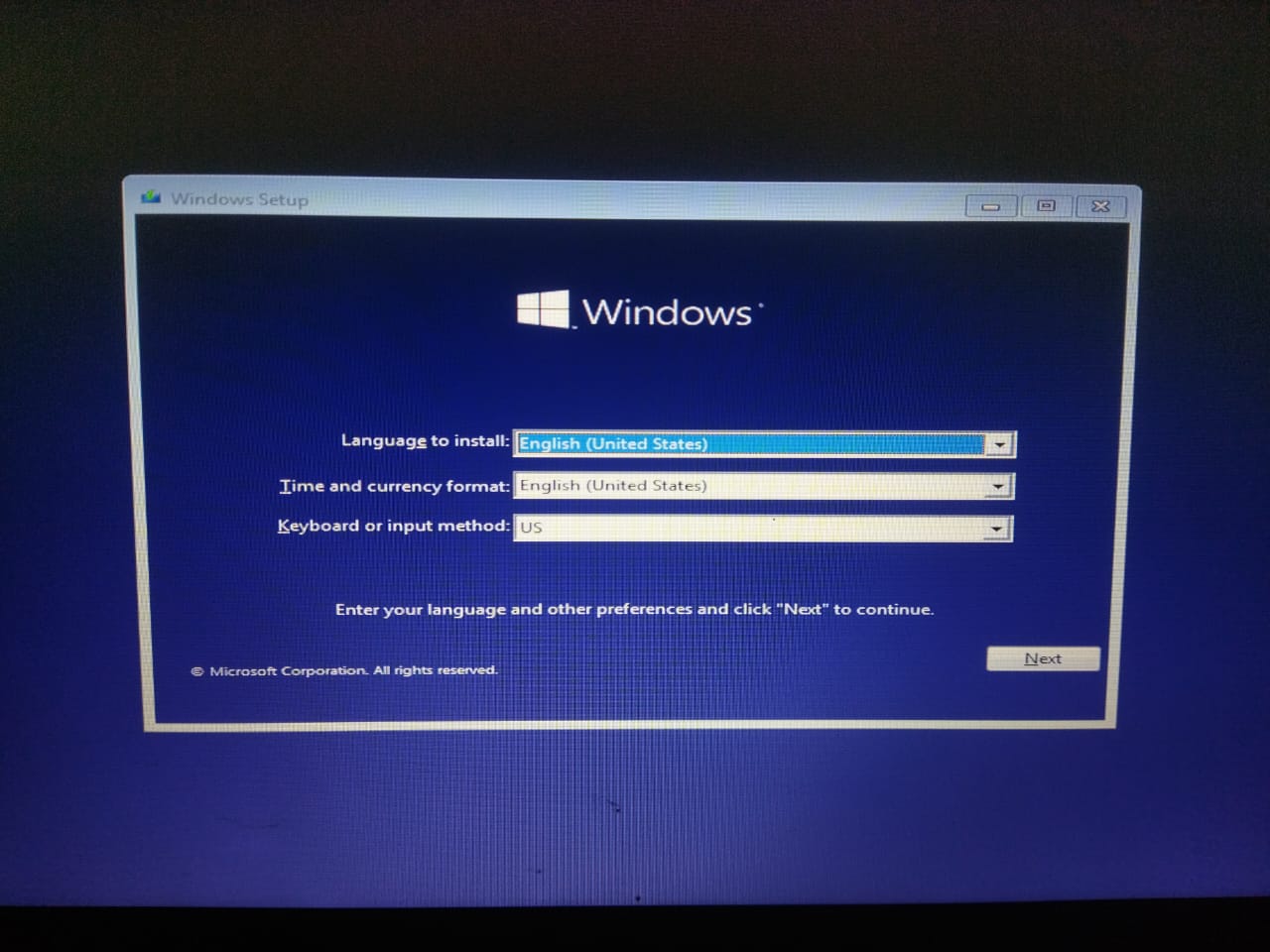 I can't get out of black screen with code 0x0000098. Please help me ...