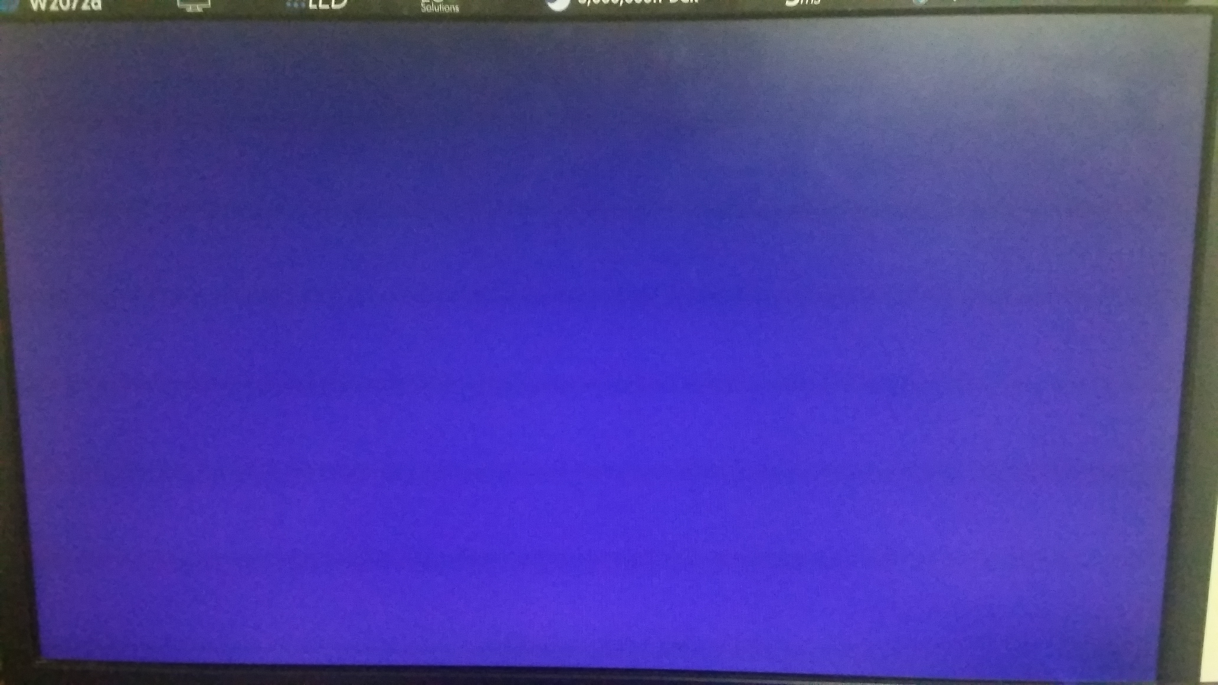 A blank blue screen occurs while installing Windows 10 - Microsoft Q&A
