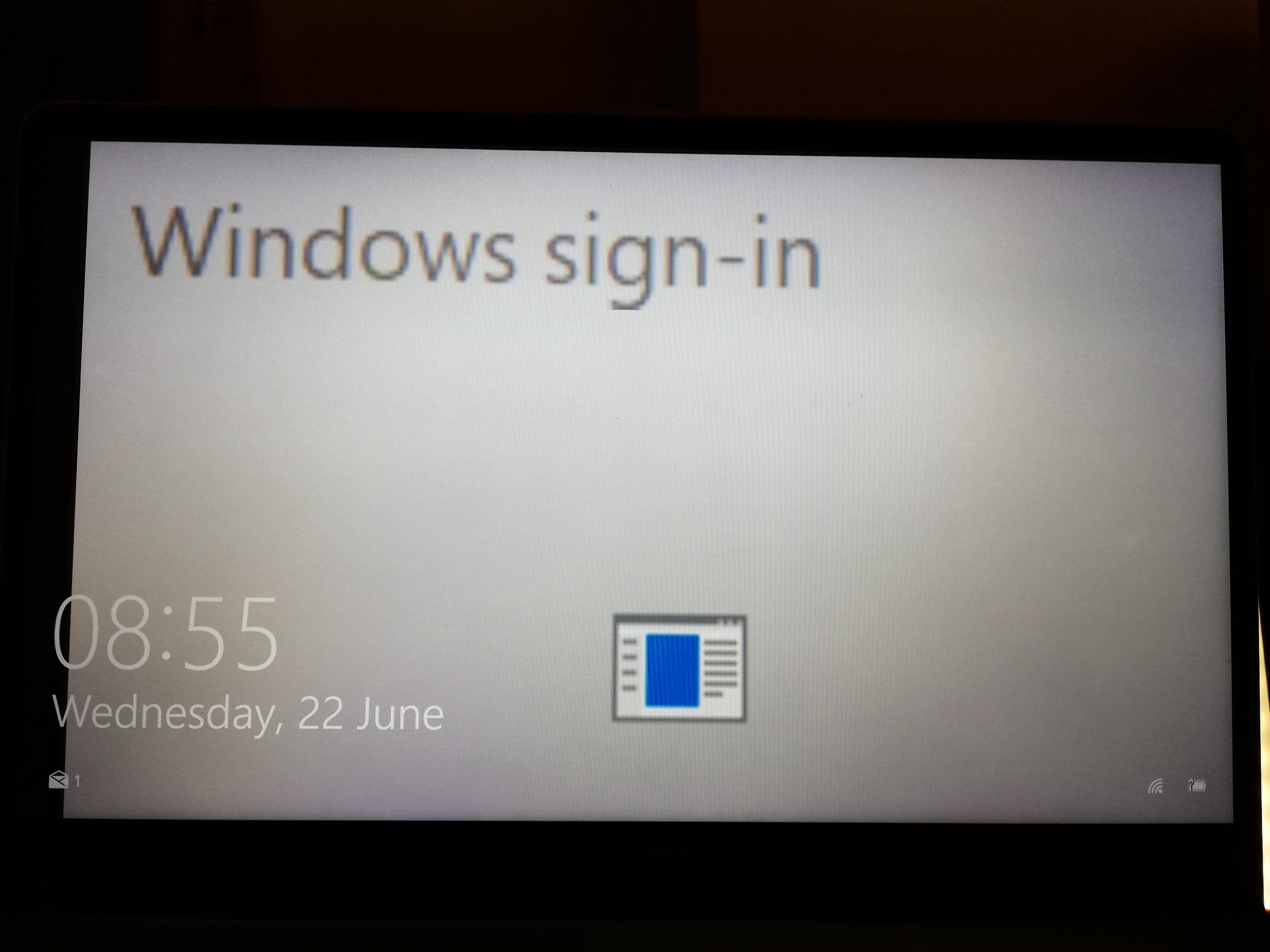 Windows 10 stuck at sign-in No Icon/Background - Microsoft Q&A