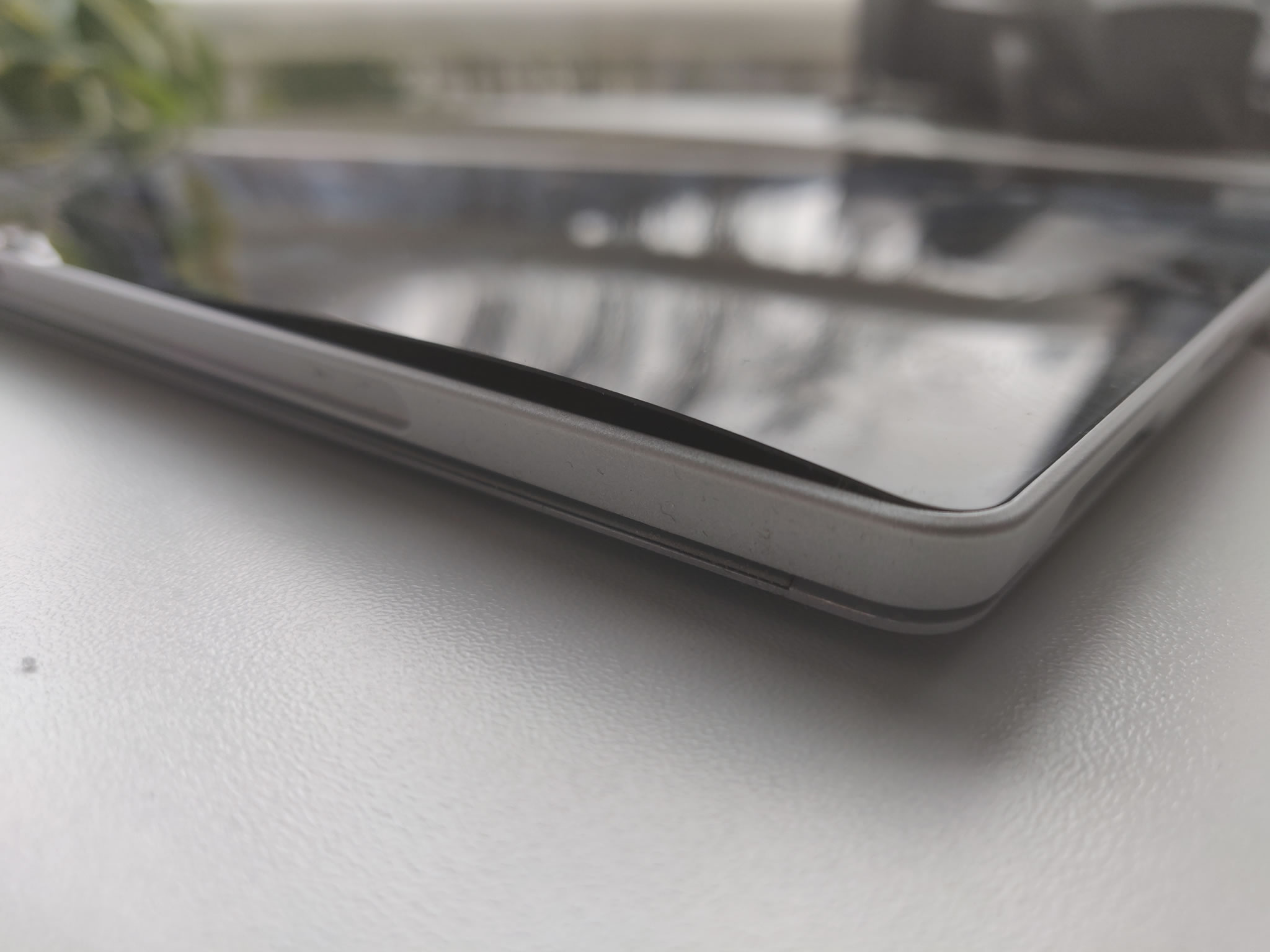 Surface Pro 4 Bulging & Lifted Screen - Microsoft Q&A