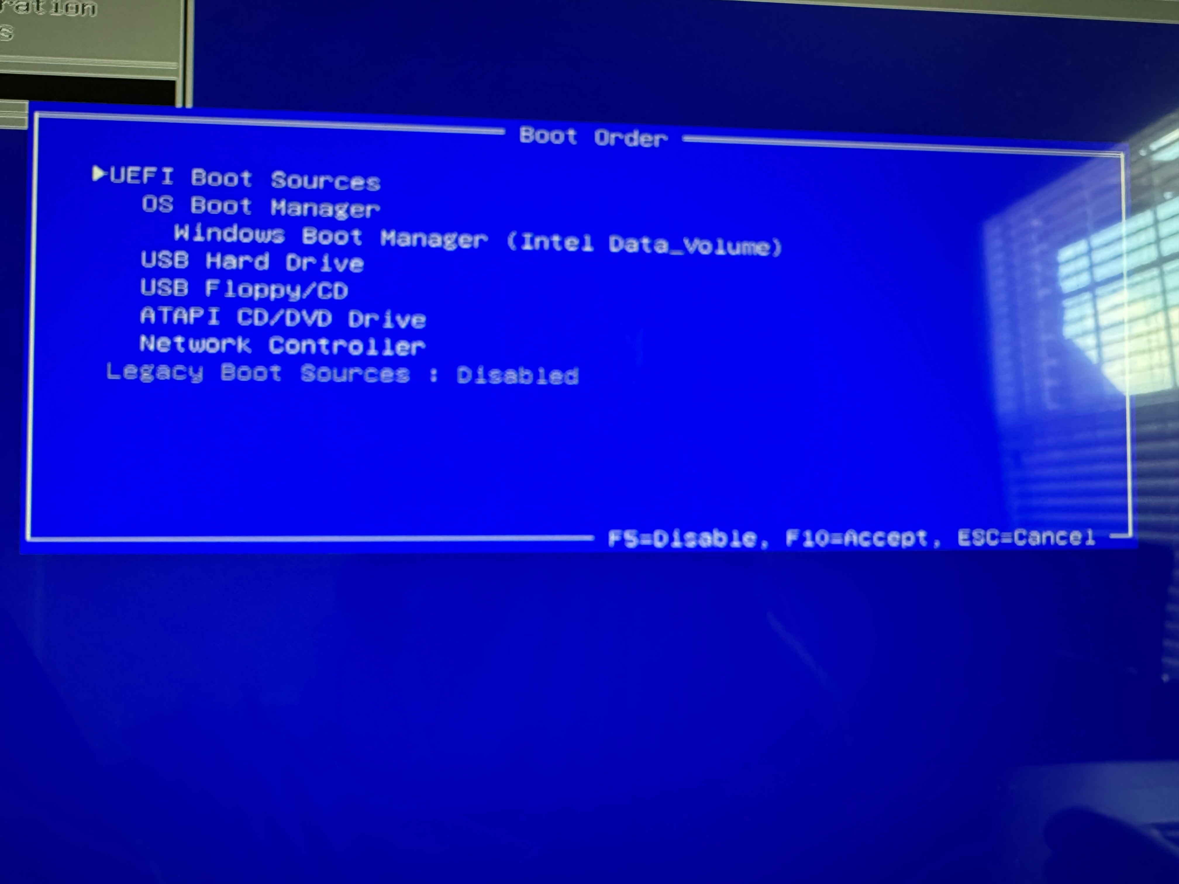 Windows 11 Desktop: 'Secure Boot Error: Invalid Signature detected ...