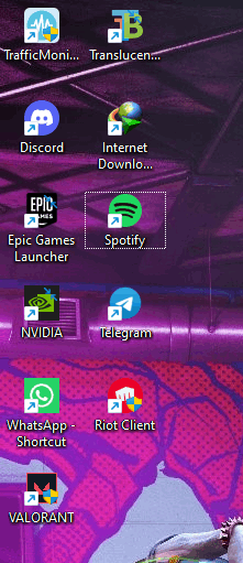 Random desktop icons get selected/highlighted while clicking mouse ...