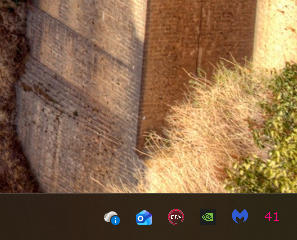 My onedrive icon have a blue circle with an i, but what i do it won't ...