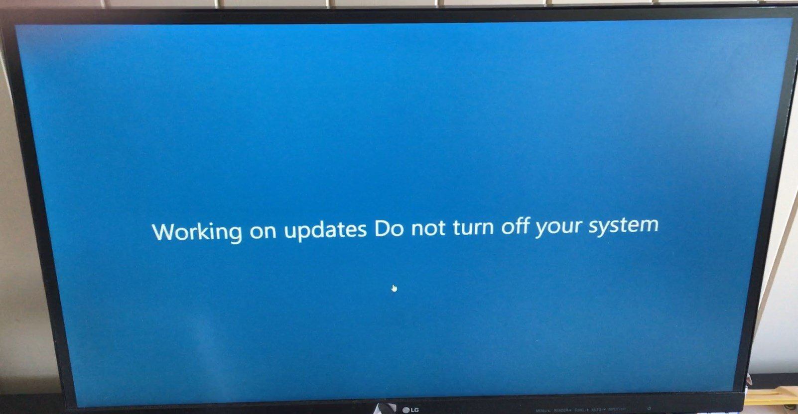 Is this a fake Windows Update screen? - Microsoft Q&A