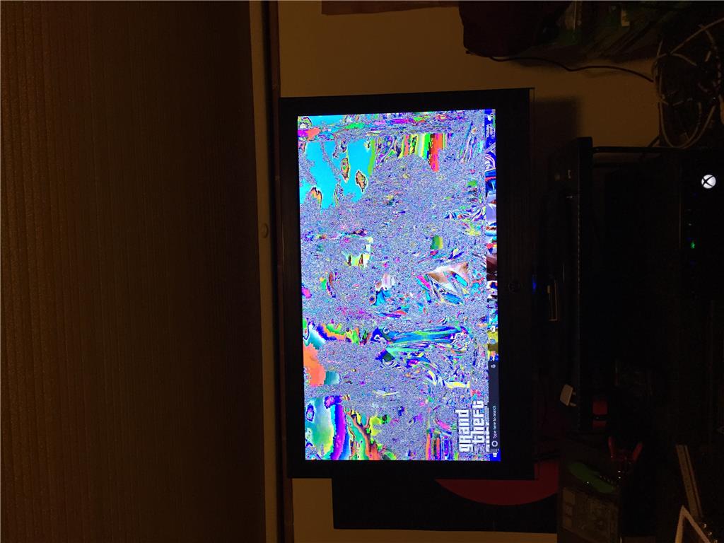 Latest Windows 10 update caused screen to become Psychedelic/Wavy ...