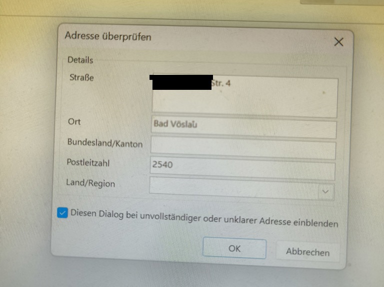 In Word bei Sendungen/Umschläge wird bei der Adresse Ort und ...