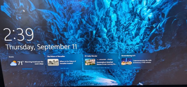 Windows 10, lock screen suddenly has some extra info on it that I don't ...