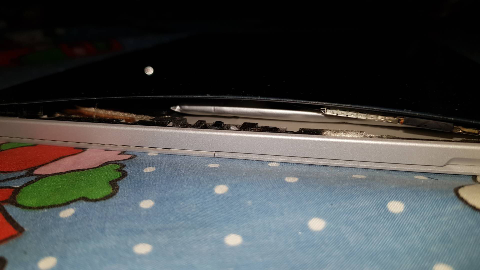 Surface Pro 4 Bulging & Lifted Screen - Microsoft Q&A